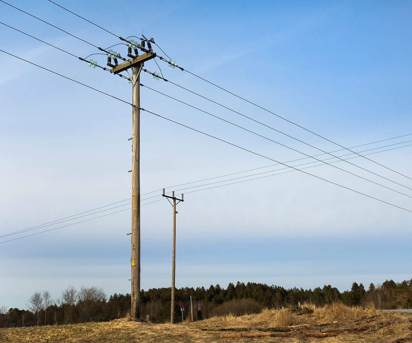 Dangers of Powerline Contact | OSHA Safety Manuals